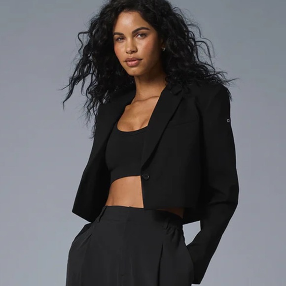 ALO Yoga | Jackets & Coats | Alo Yoga Cropped First Class Blazer Jacket ...